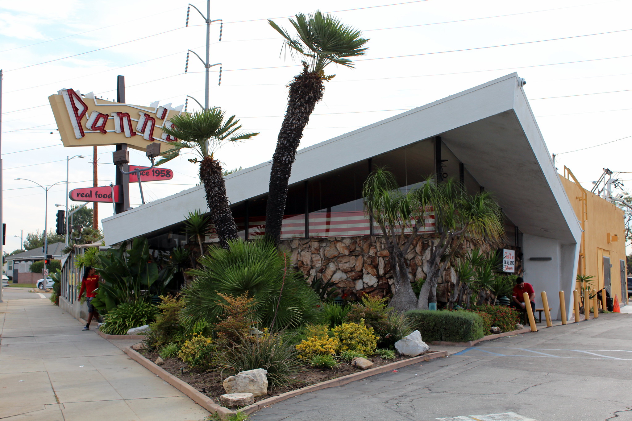 Los Angeles' "Googie World" Architecture Tour Took Us Back to the ...